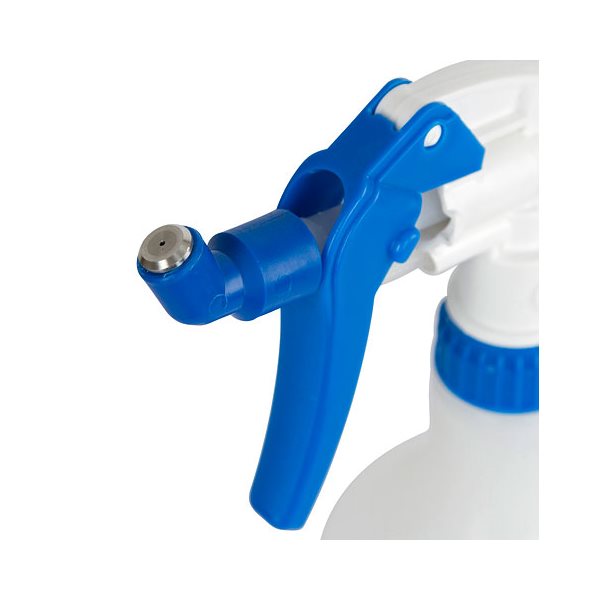 Teat dip sprayer with metal nozzle